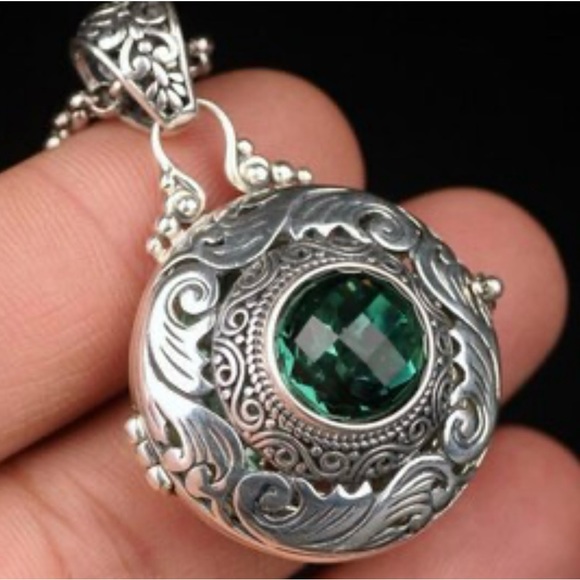 Jewelry | Nwt Emerald Green Locket Necklace | Poshmark
